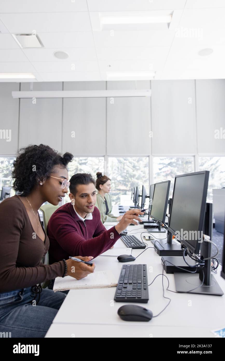 Black university students lab hi-res stock photography and images - Alamy