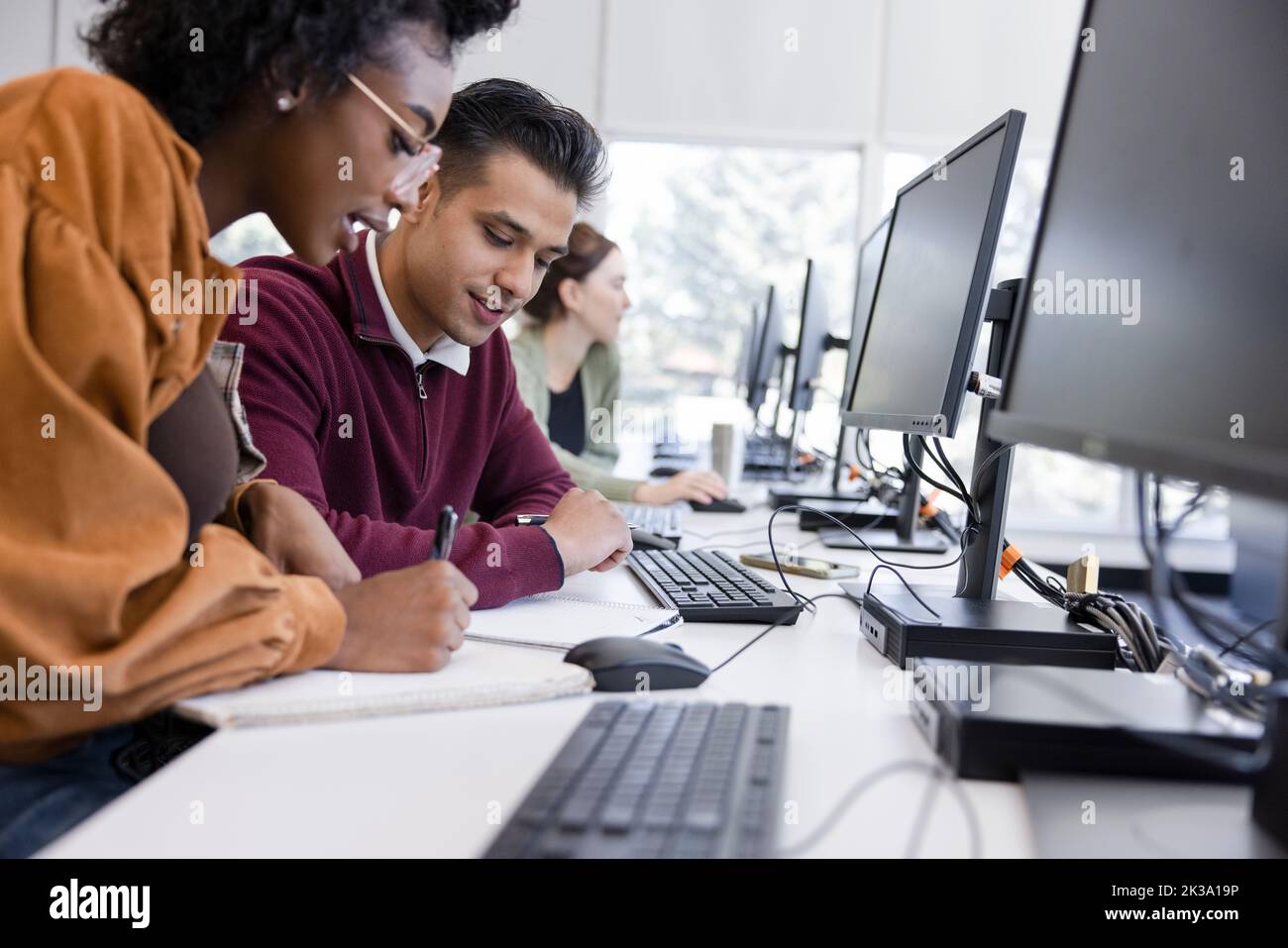 African students computers hi-res stock photography and images - Alamy