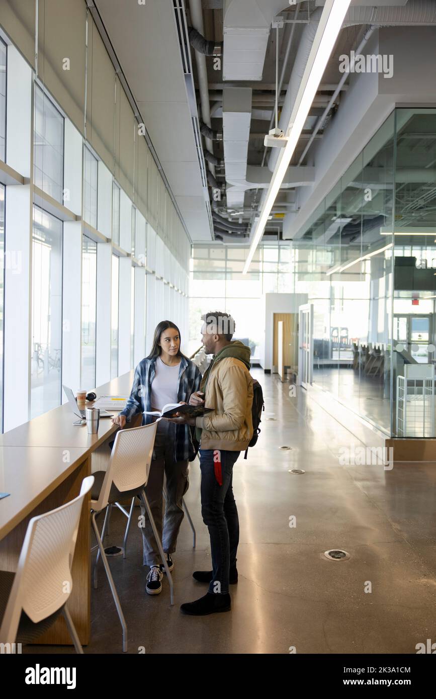 African american students library hi-res stock photography and images ...