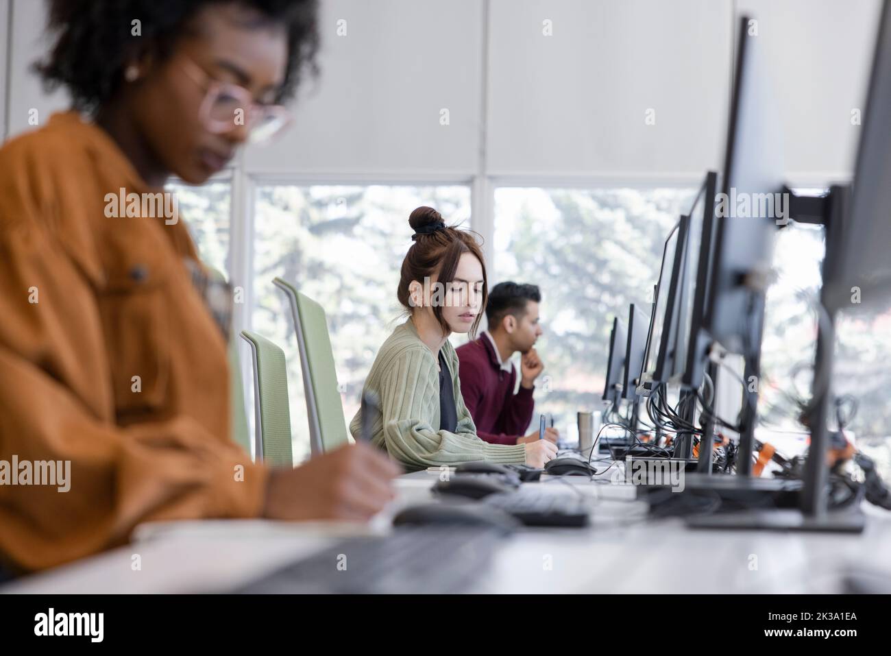 African students computers hi-res stock photography and images - Alamy