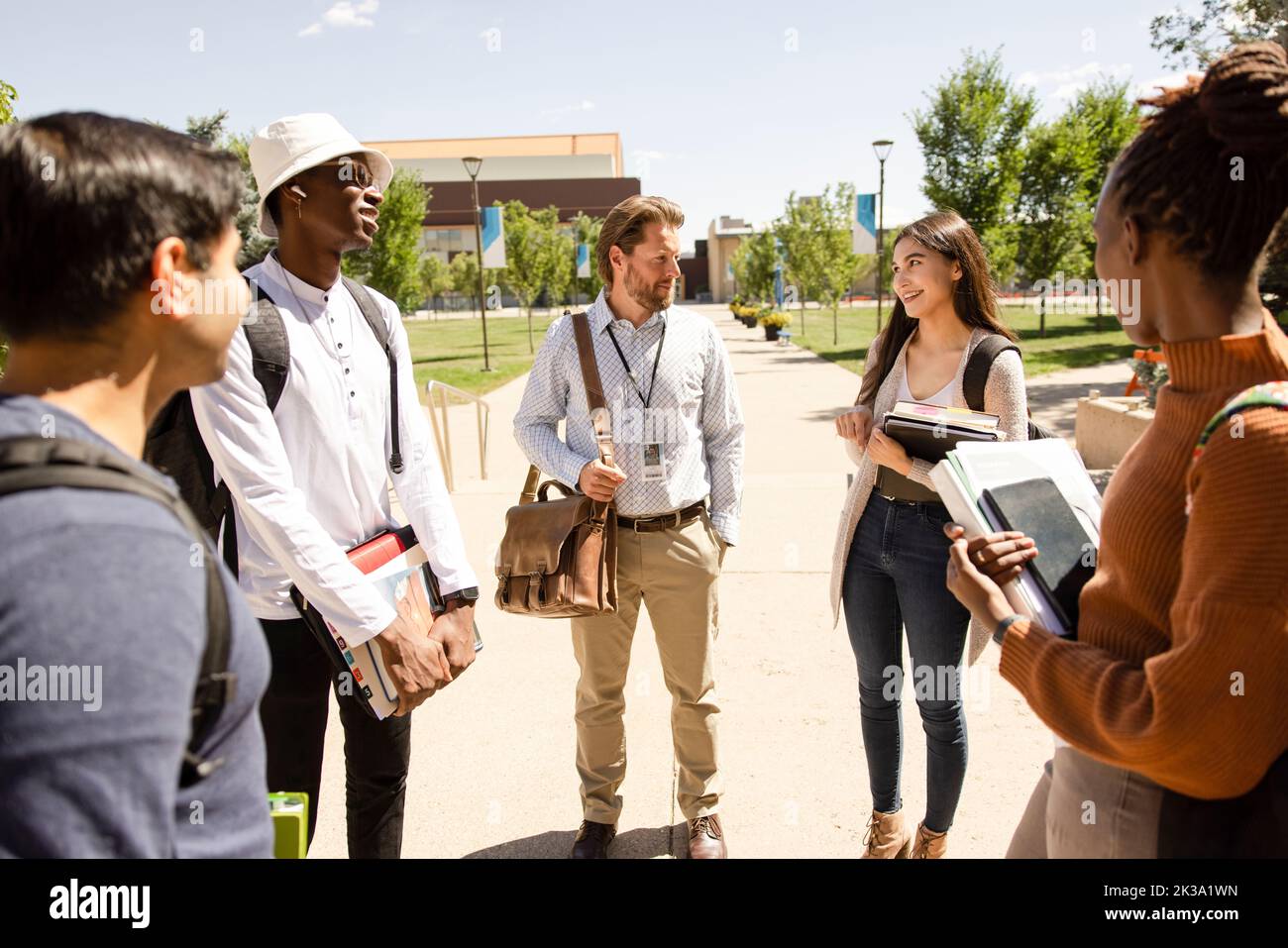 Students in campus hi-res stock photography and images - Alamy