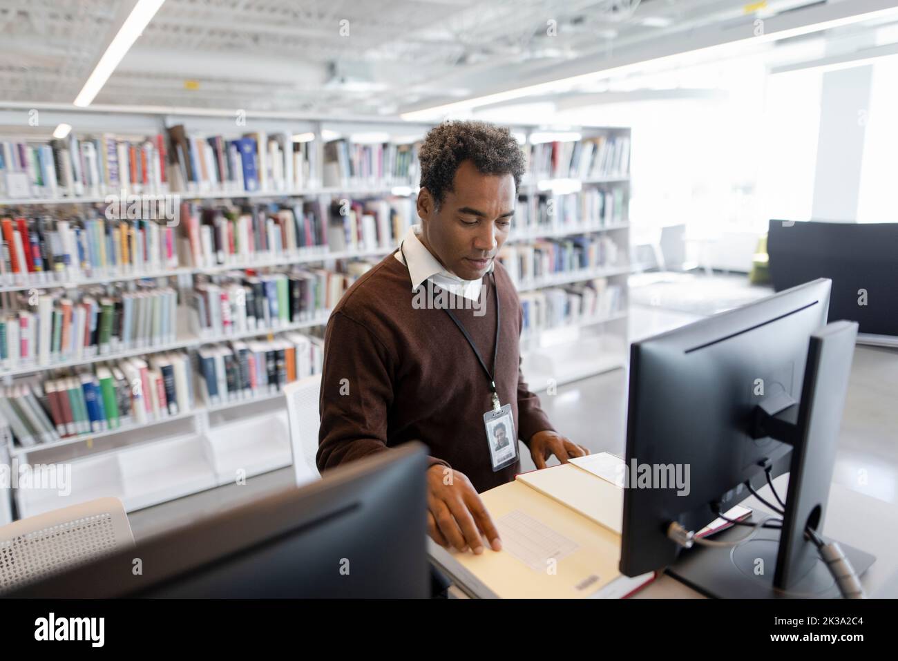 Professor library hi-res stock photography and images - Alamy