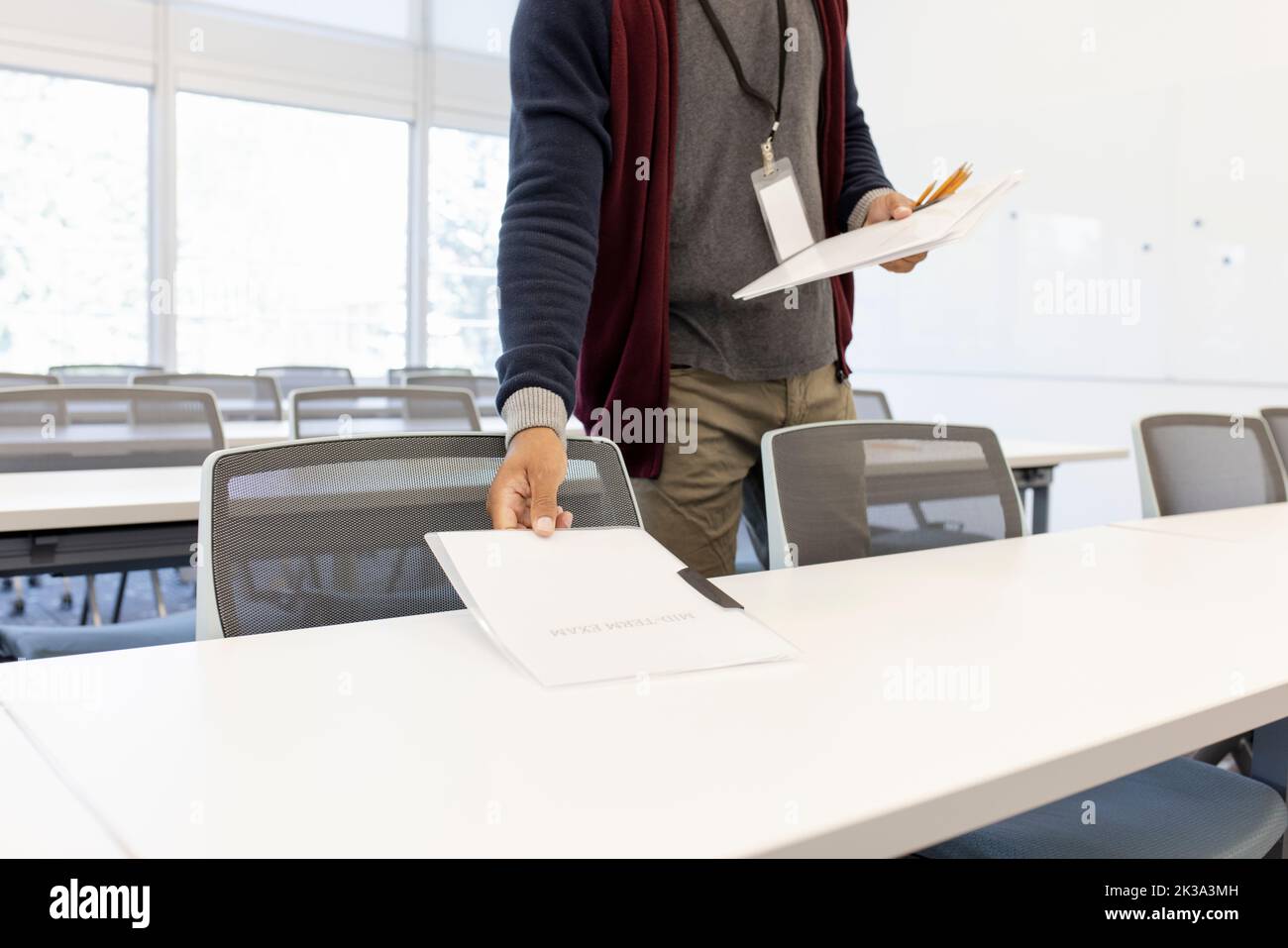 Working classroom table hi-res stock photography and images - Alamy