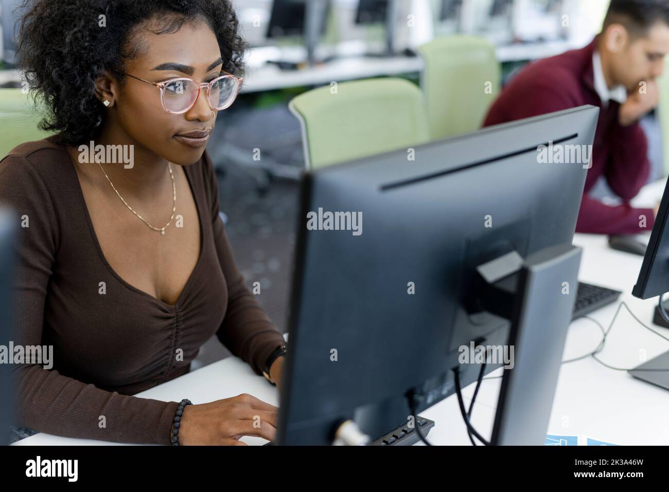 Black college student computer hi-res stock photography and images - Alamy