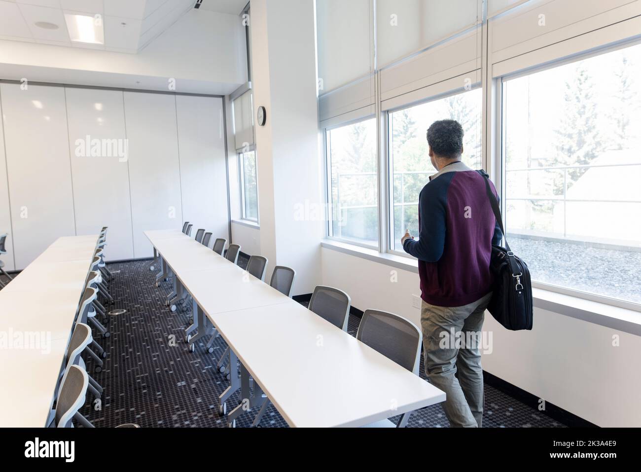Empty college classroom hi-res stock photography and images - Alamy