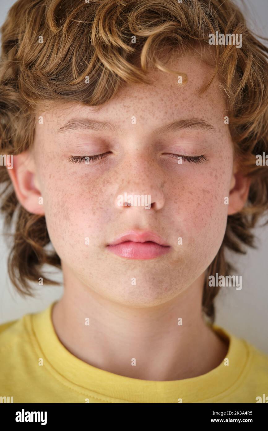 Freckle face kid hi-res stock photography and images - Alamy