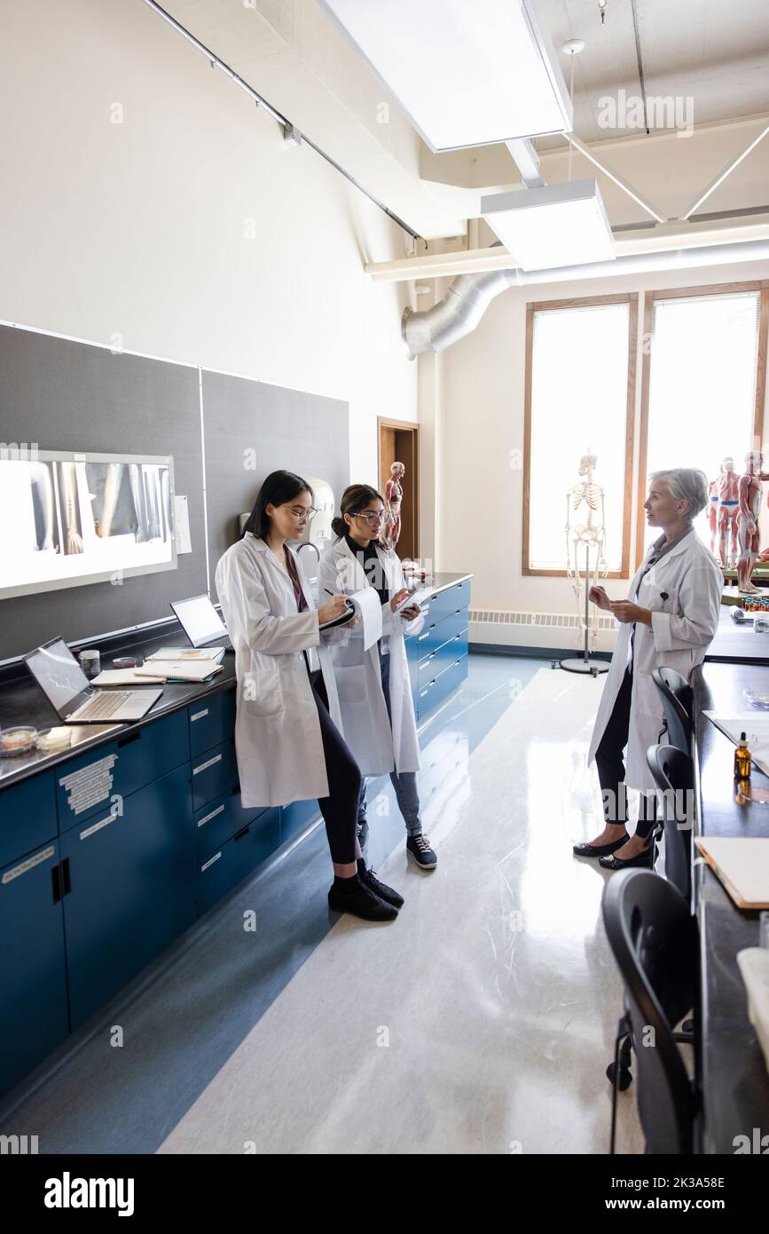 Native american scientist in lab hi-res stock photography and images ...