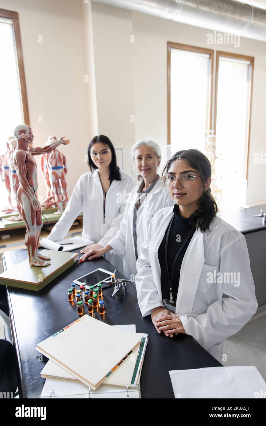 Native american scientist in lab hi-res stock photography and images ...