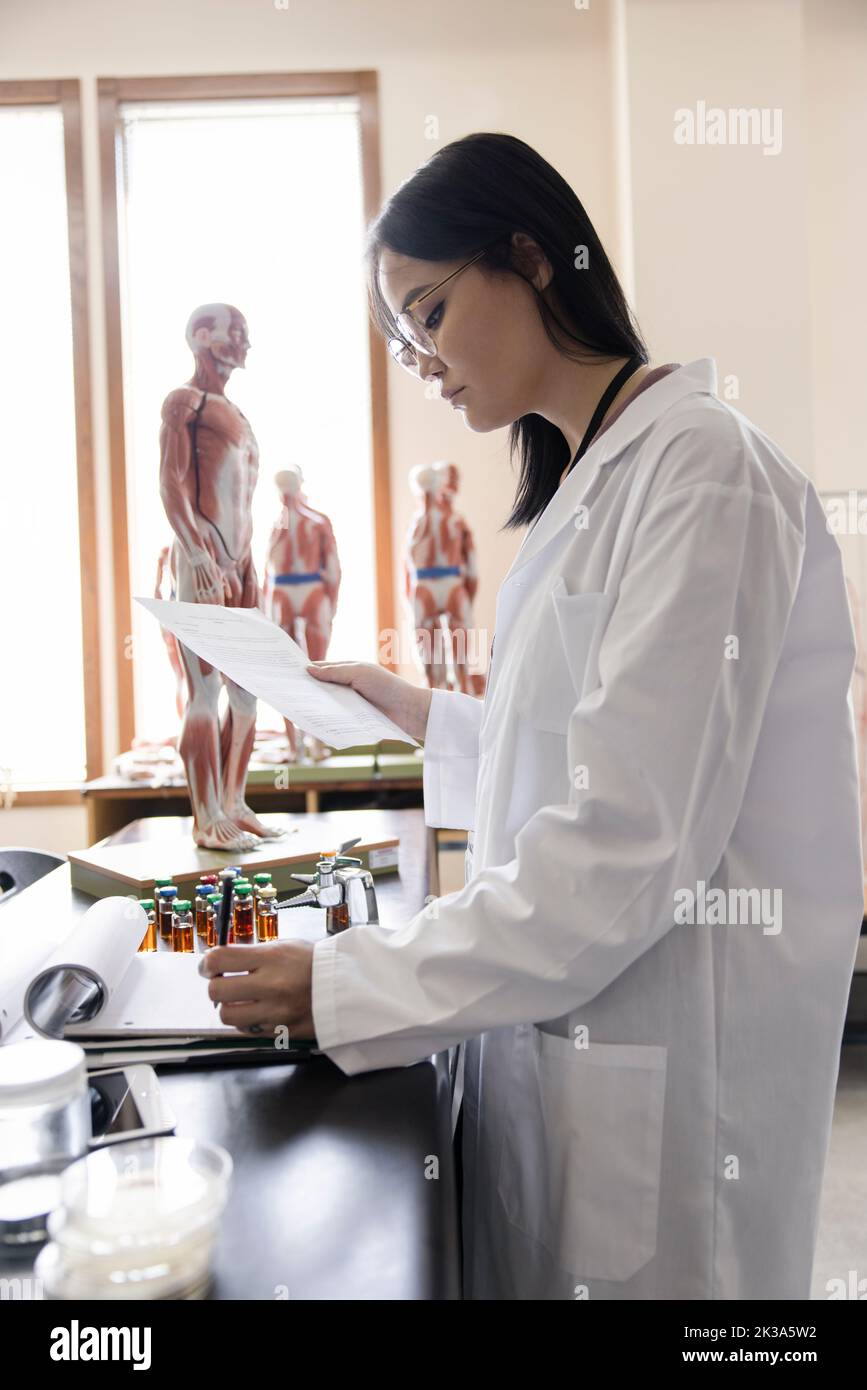 Lab_coat hi-res stock photography and images - Alamy