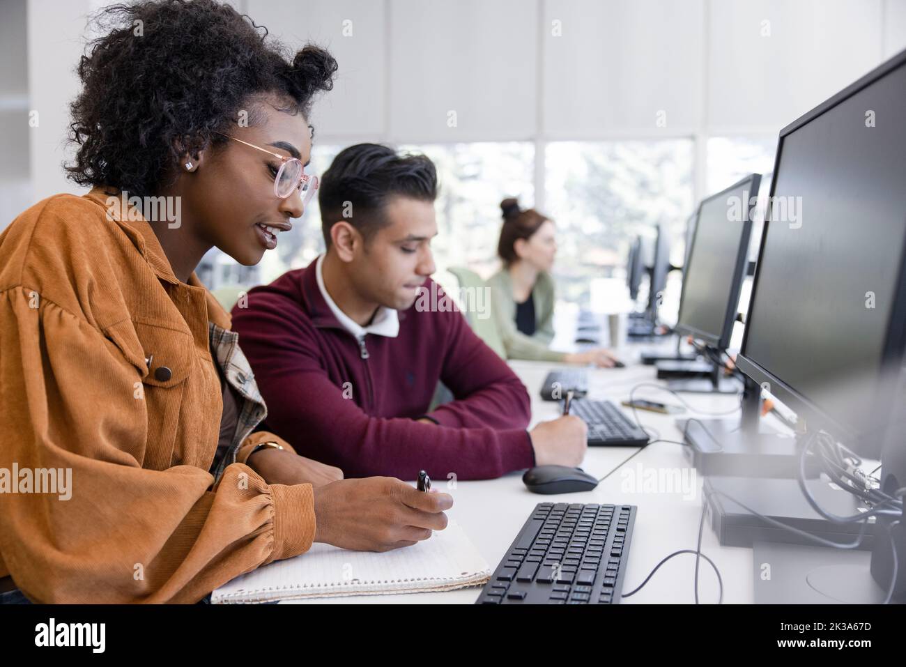 African students computers hi-res stock photography and images - Alamy