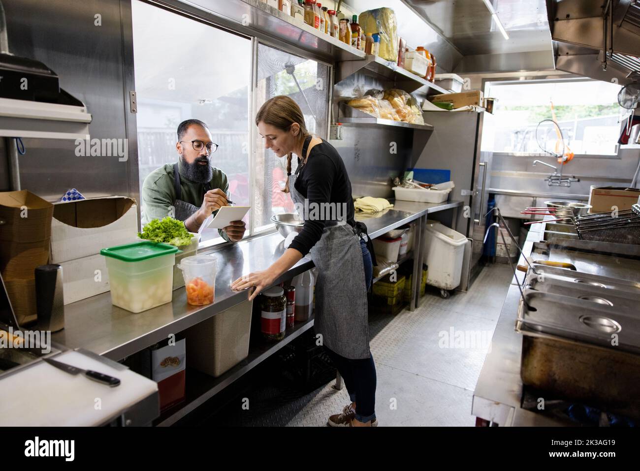 Kitchen order hi-res stock photography and images - Alamy