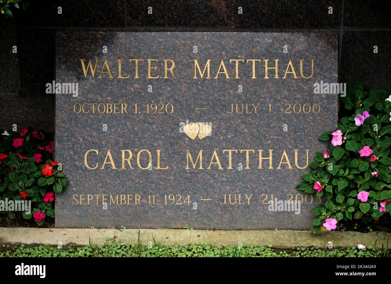 Walter matthau grave hi-res stock photography and images - Alamy