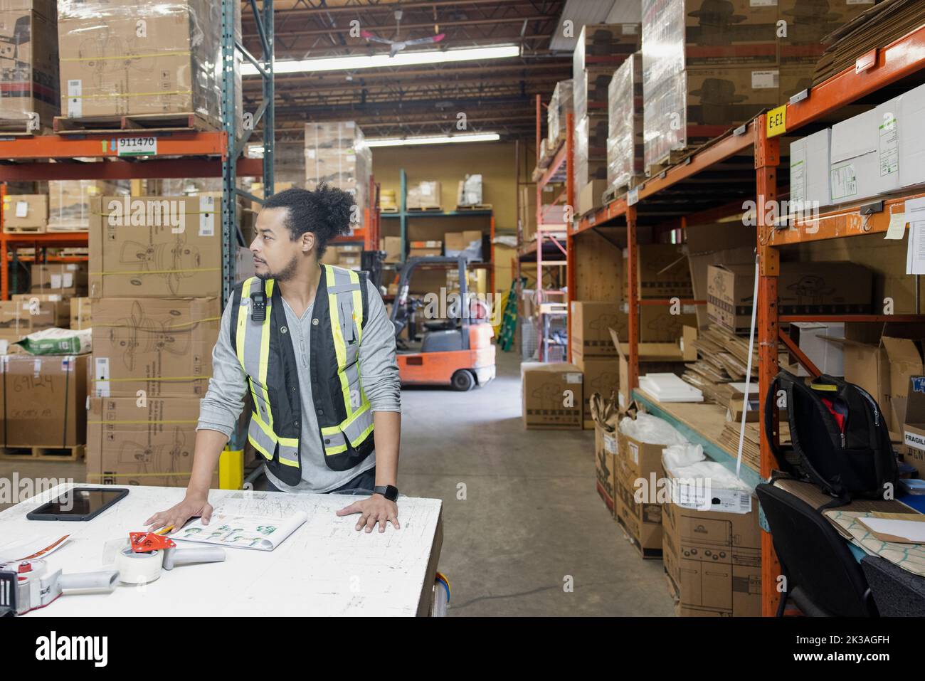 Table warehouse hi-res stock photography and images - Alamy