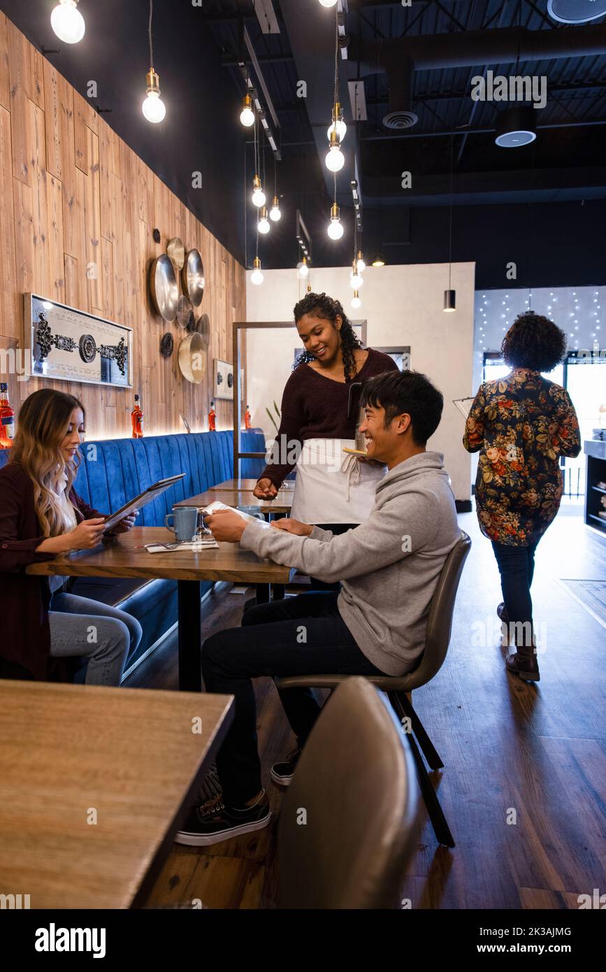 Waiting orders hi-res stock photography and images - Alamy