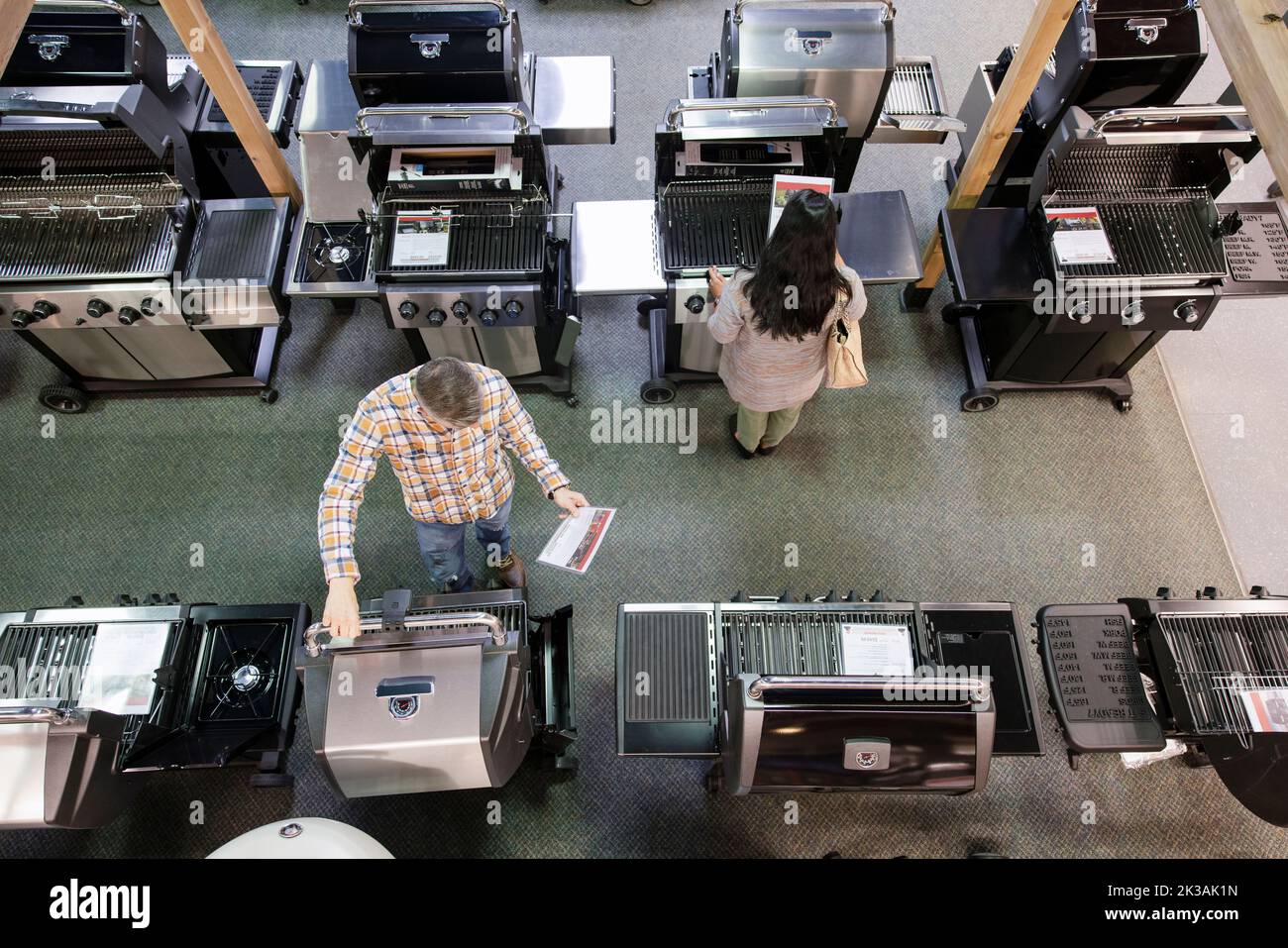 Store people shopping view hi-res stock photography and images - Alamy