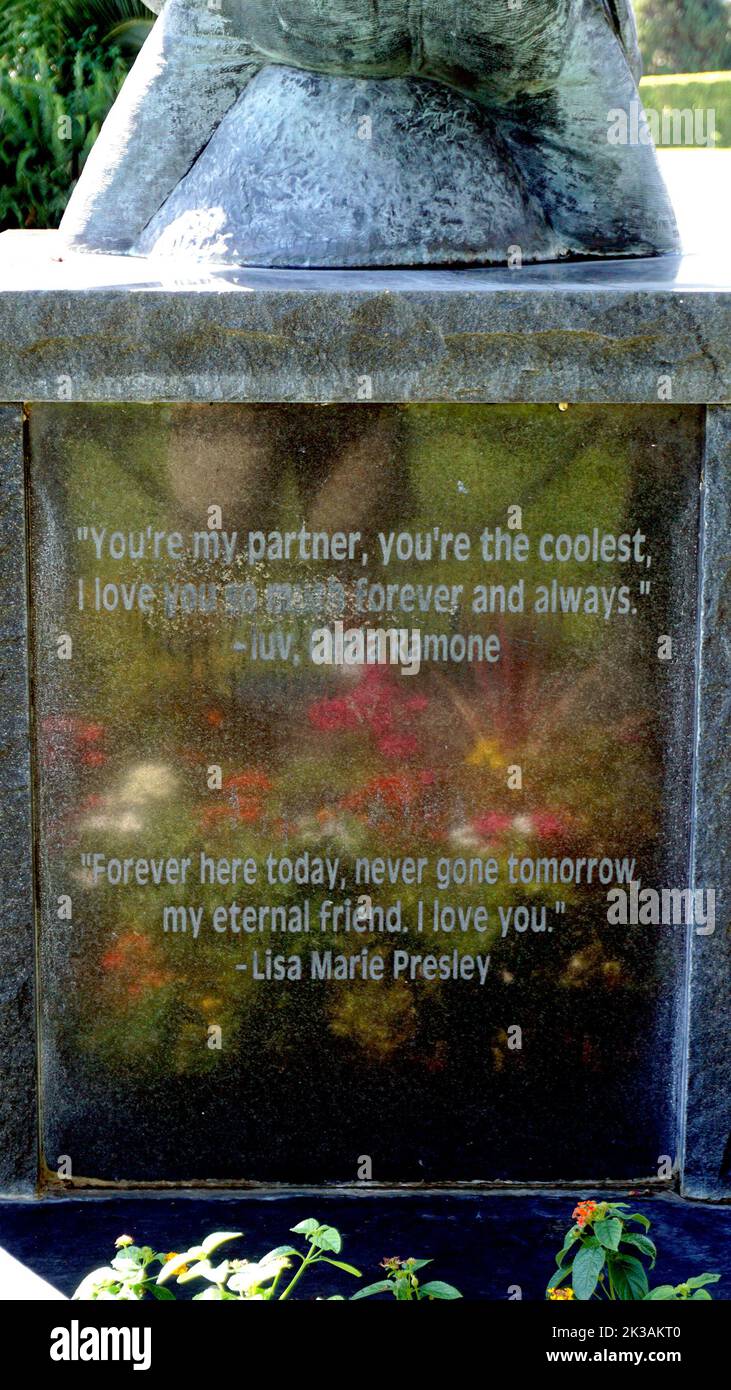 Los Angeles CA: Johnny Ramone Grave at Hollywood Forever Cemetery ...