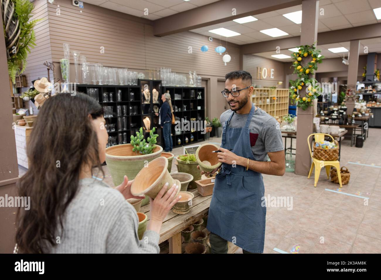 Pot worker hi-res stock photography and images - Alamy
