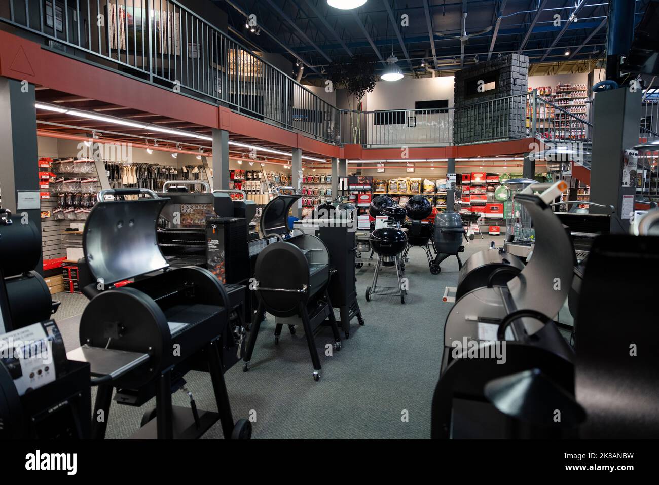 Kitchen appliance store hi-res stock photography and images - Alamy