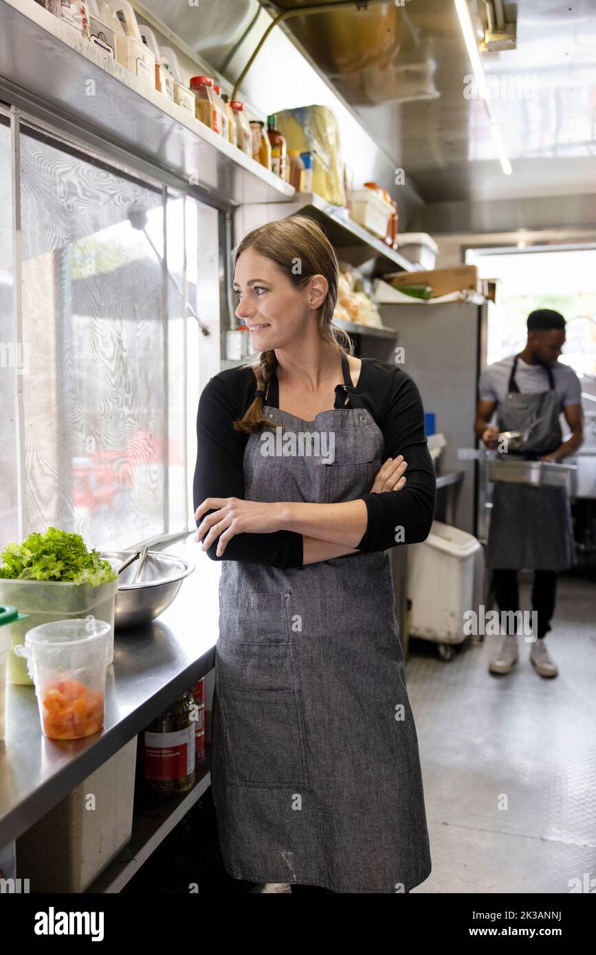 Kitchen worker hi-res stock photography and images - Alamy