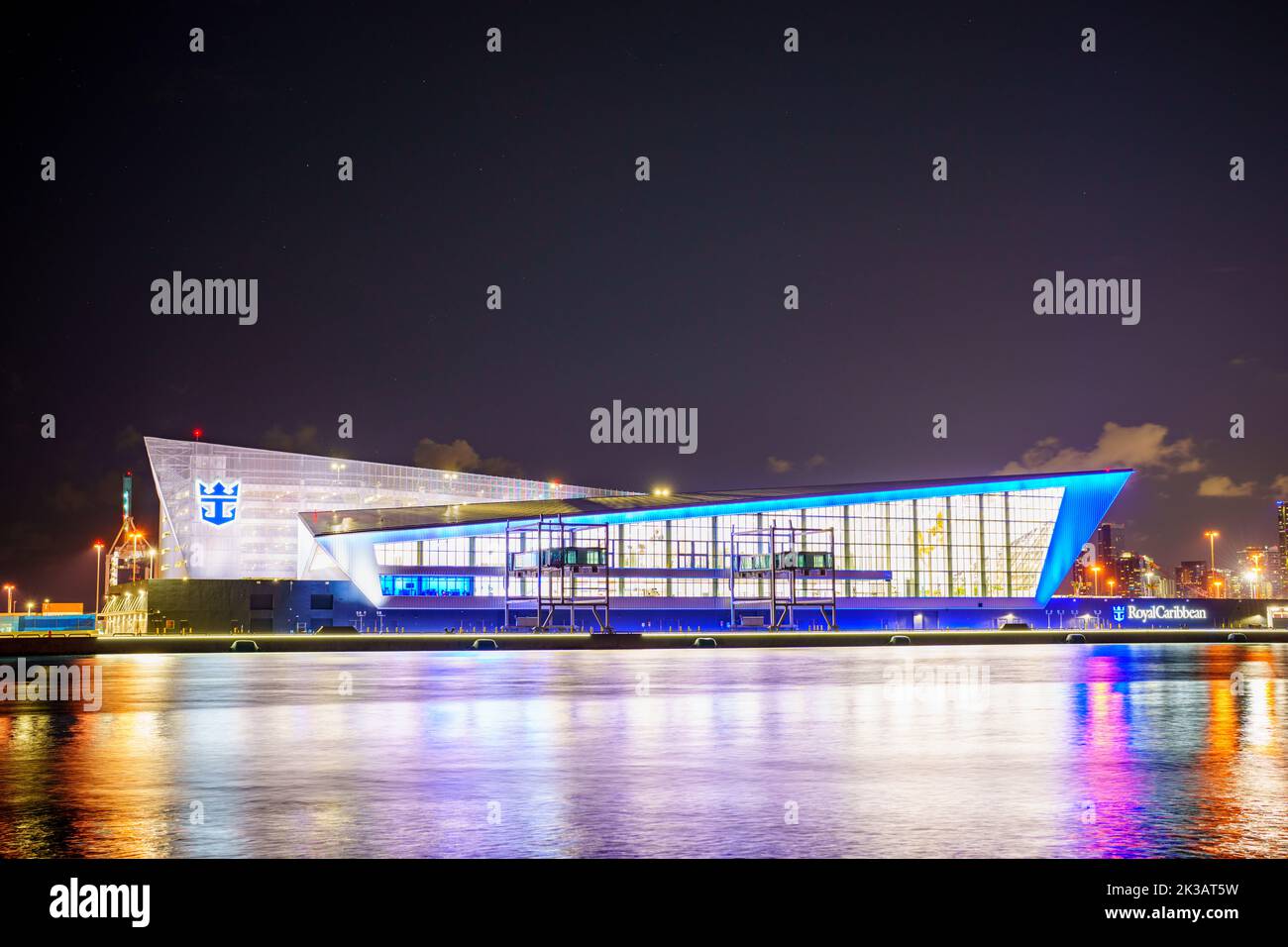 September 26 2022 hi-res stock photography and images - Alamy