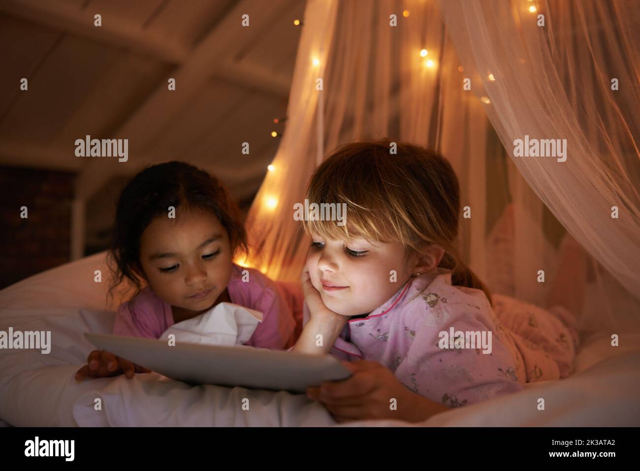 Kids sleepover hi-res stock photography and images - Alamy