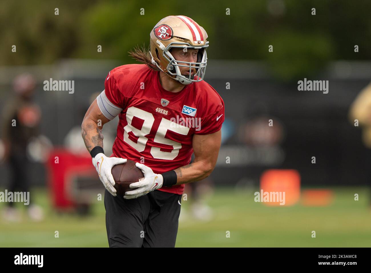 Sep 21, 2022; Santa Clara, California, USA; San Francisco 49ers tight ...