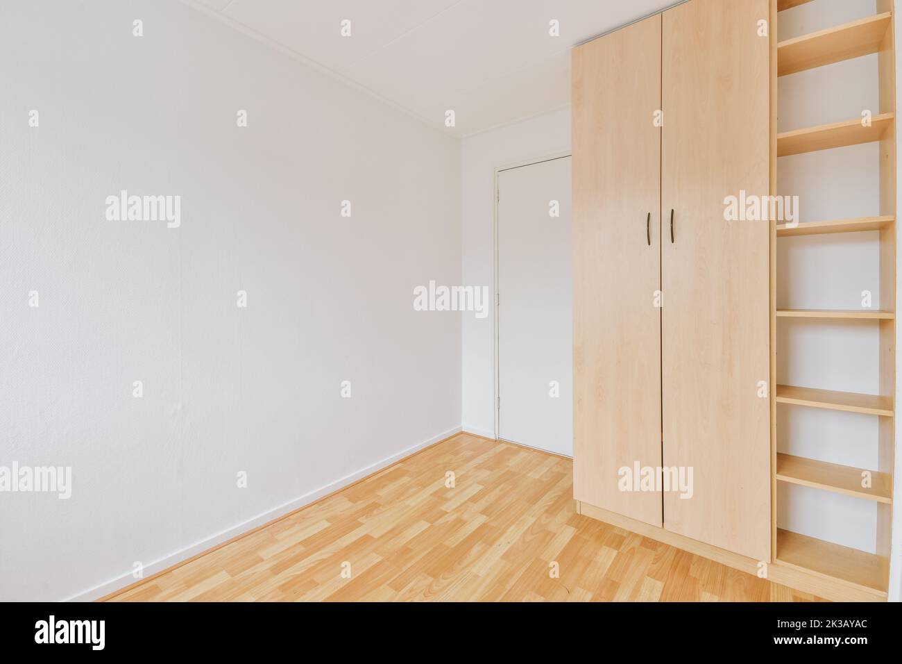 A cozy and spacious empty room in a luxury house Stock Photo - Alamy