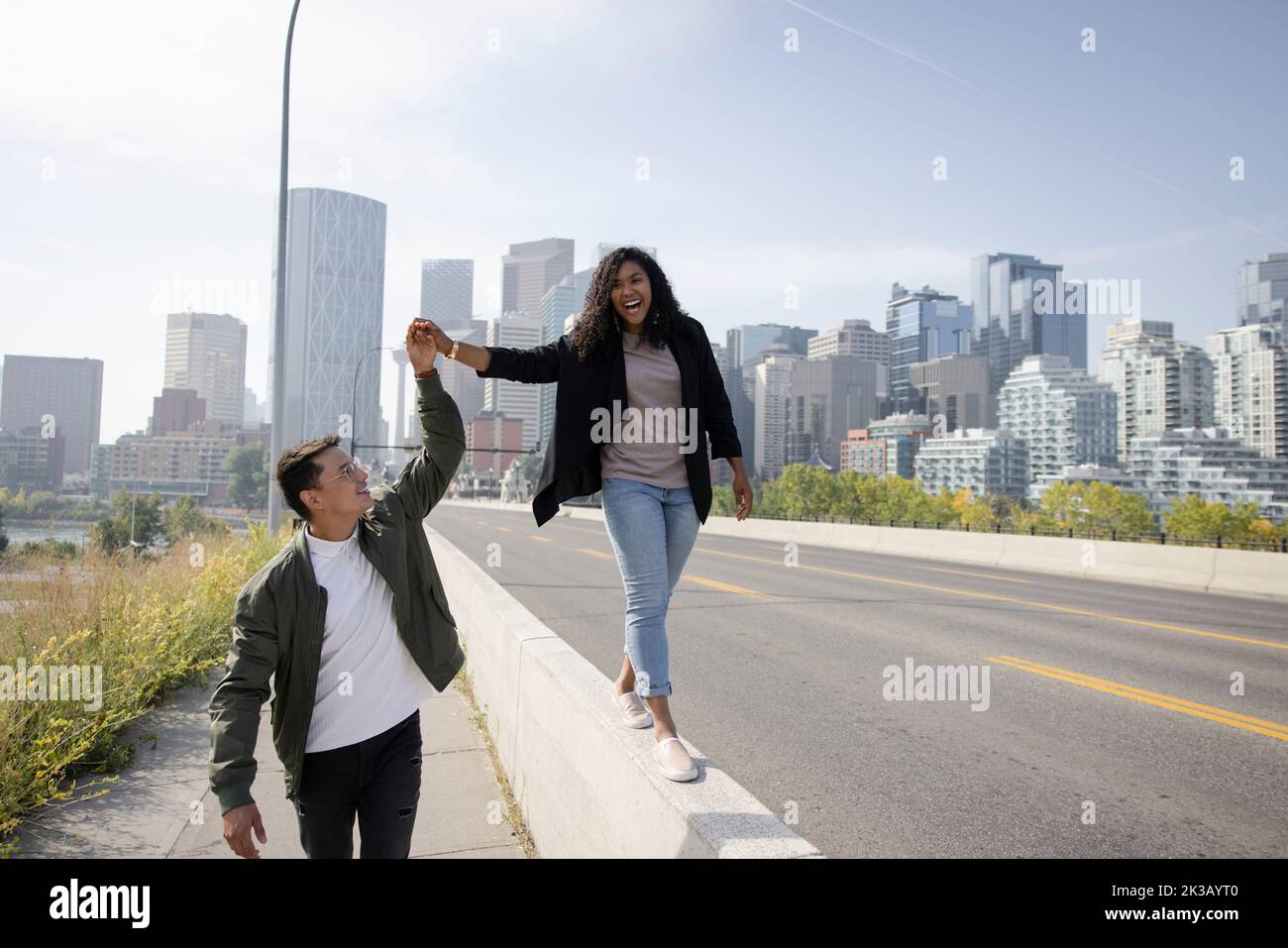 Ledge walking hi-res stock photography and images - Alamy
