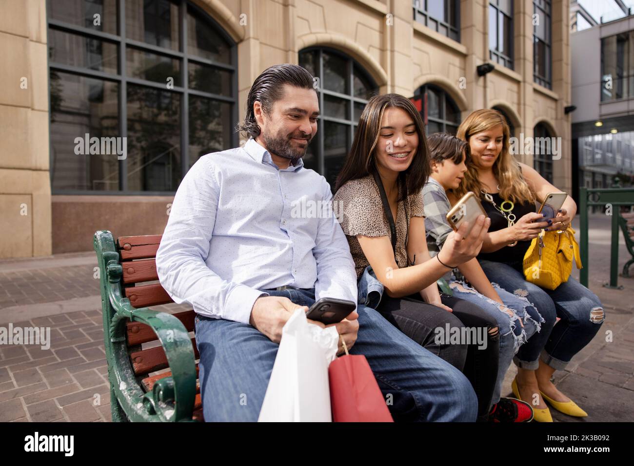 Father and daughter on a bench hi-res stock photography and images - Alamy