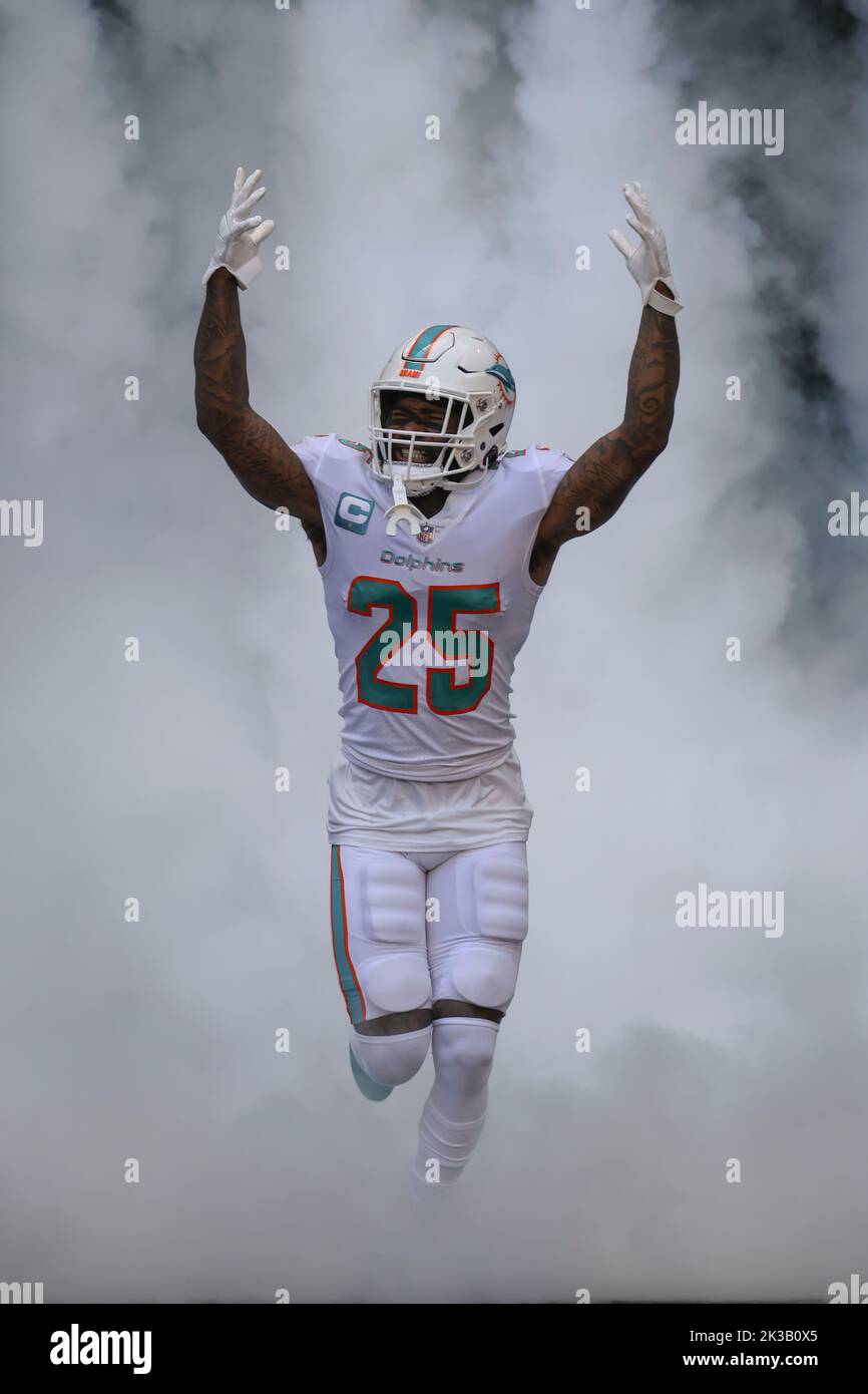 Nfl field 2022 hi-res stock photography and images - Alamy