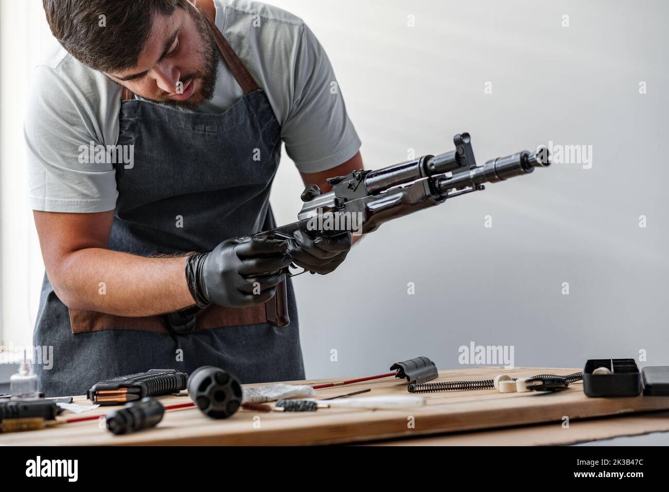 Disassembling weapons hi-res stock photography and images - Alamy