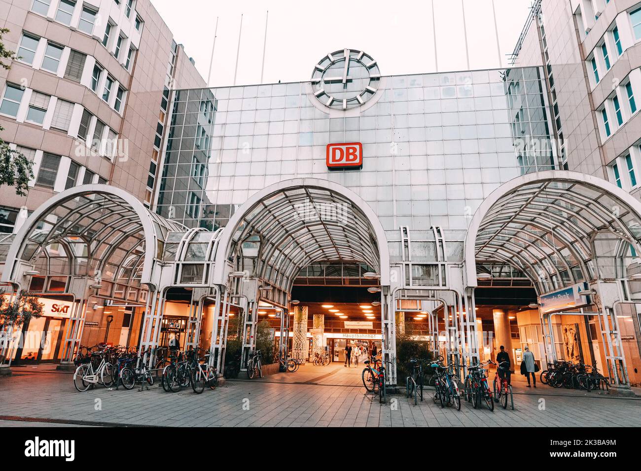 21 July 2022, Dusseldorf, Germany: Deutsche Bahn Hauptbahnhof railroad ...