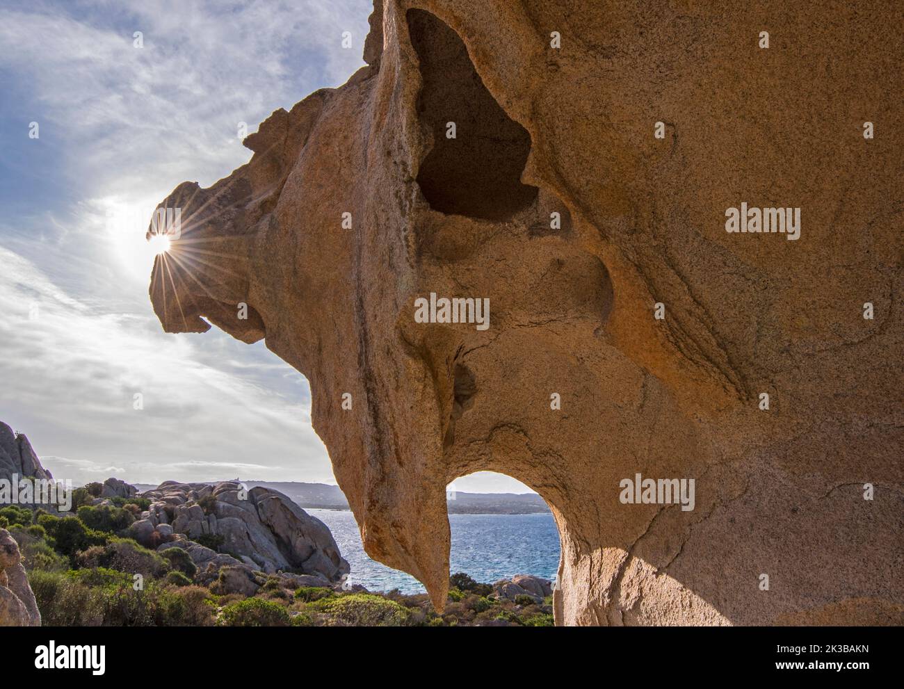 Costa selvaggia della Sardegna, isola Caprera Stock Photo - Alamy