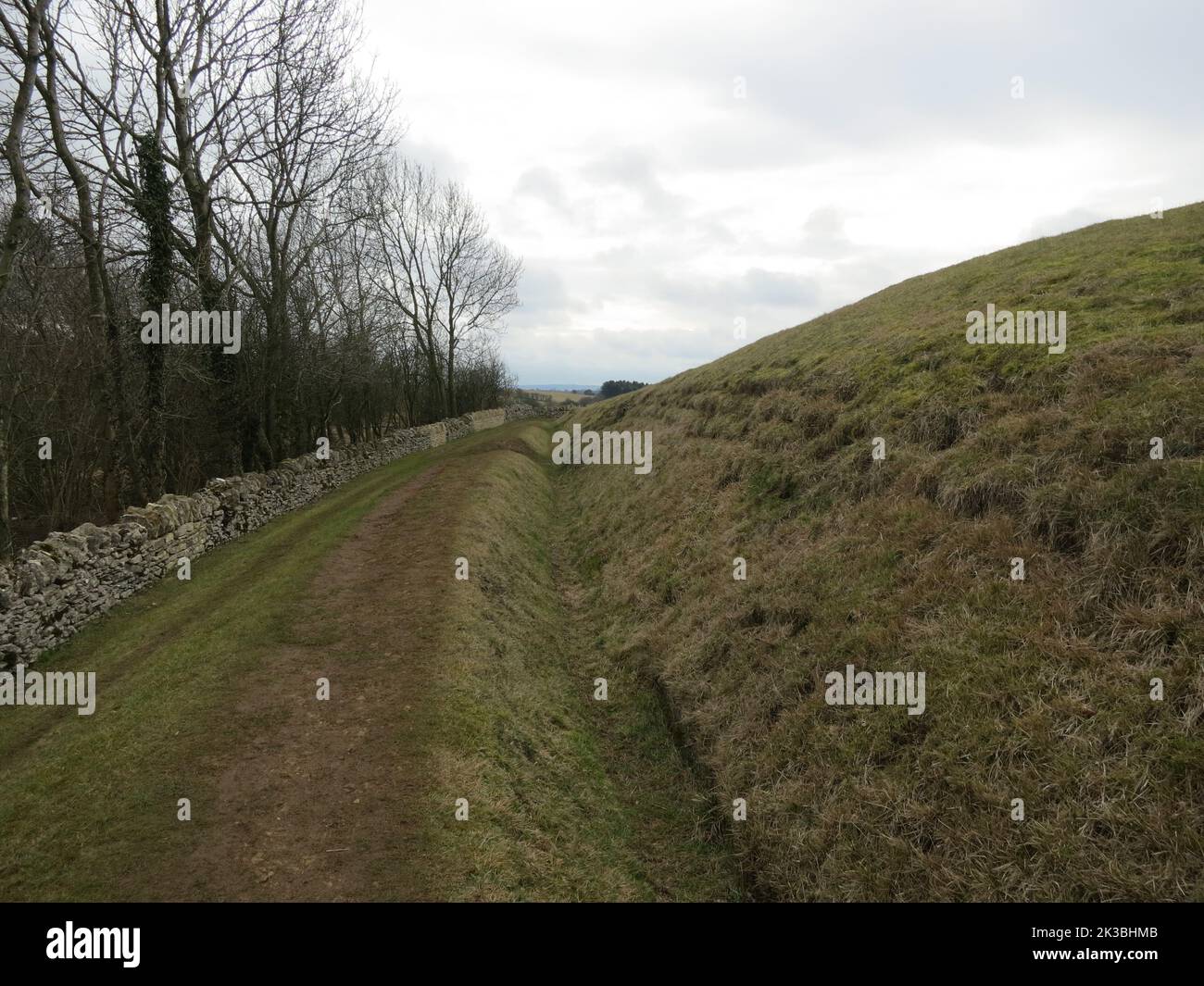 Cotswold Way long distance footpath National Trail. The Cotswolds AONB ...