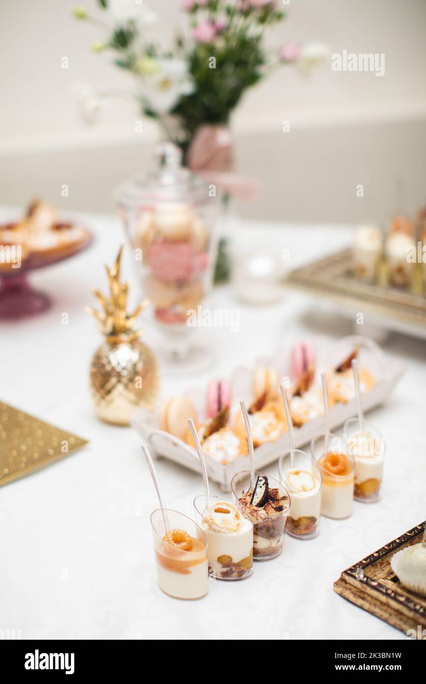 Candy bar beautifully decorated hi-res stock photography and images - Alamy