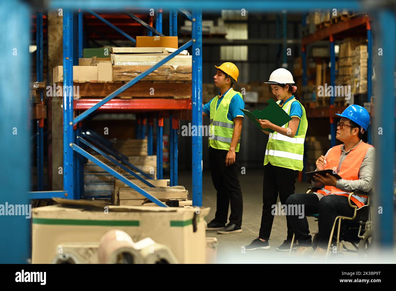 Worker inspecting packaging factory hi-res stock photography and images ...