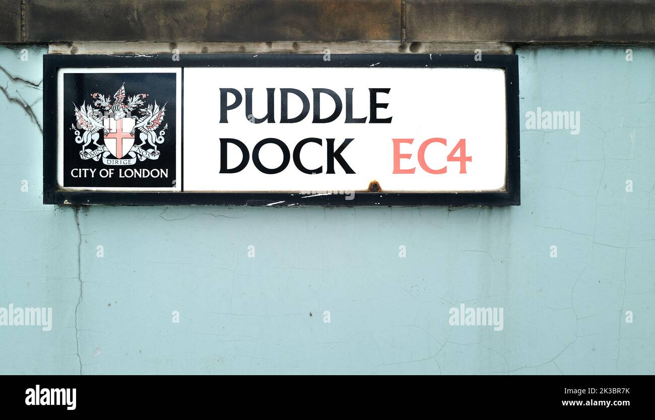Street sign for Puddle Dock, London, EC4, England Stock Photo - Alamy