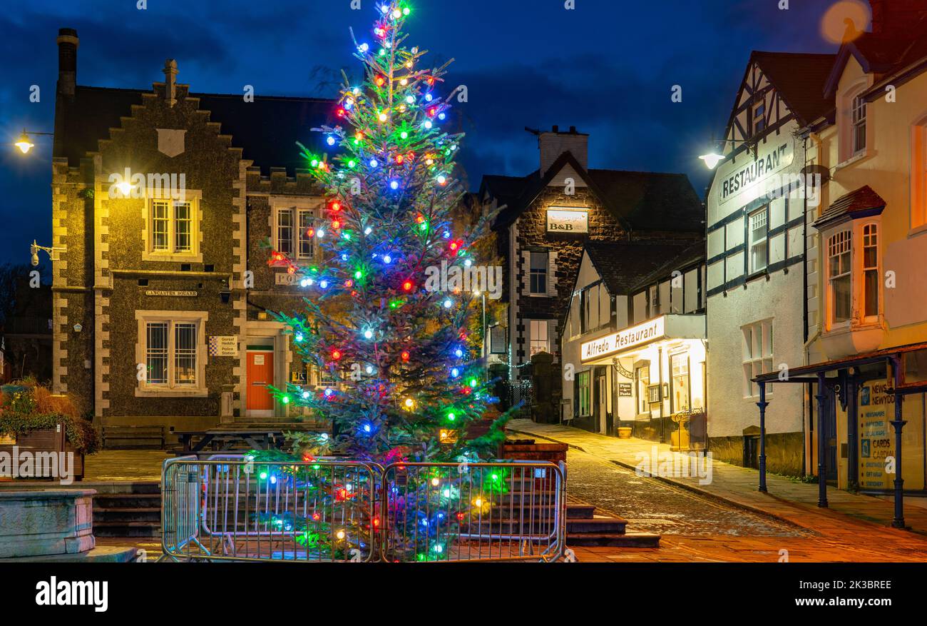 Lancaster Square, with Alfredos Restaurant on the right, Conwy, North ...