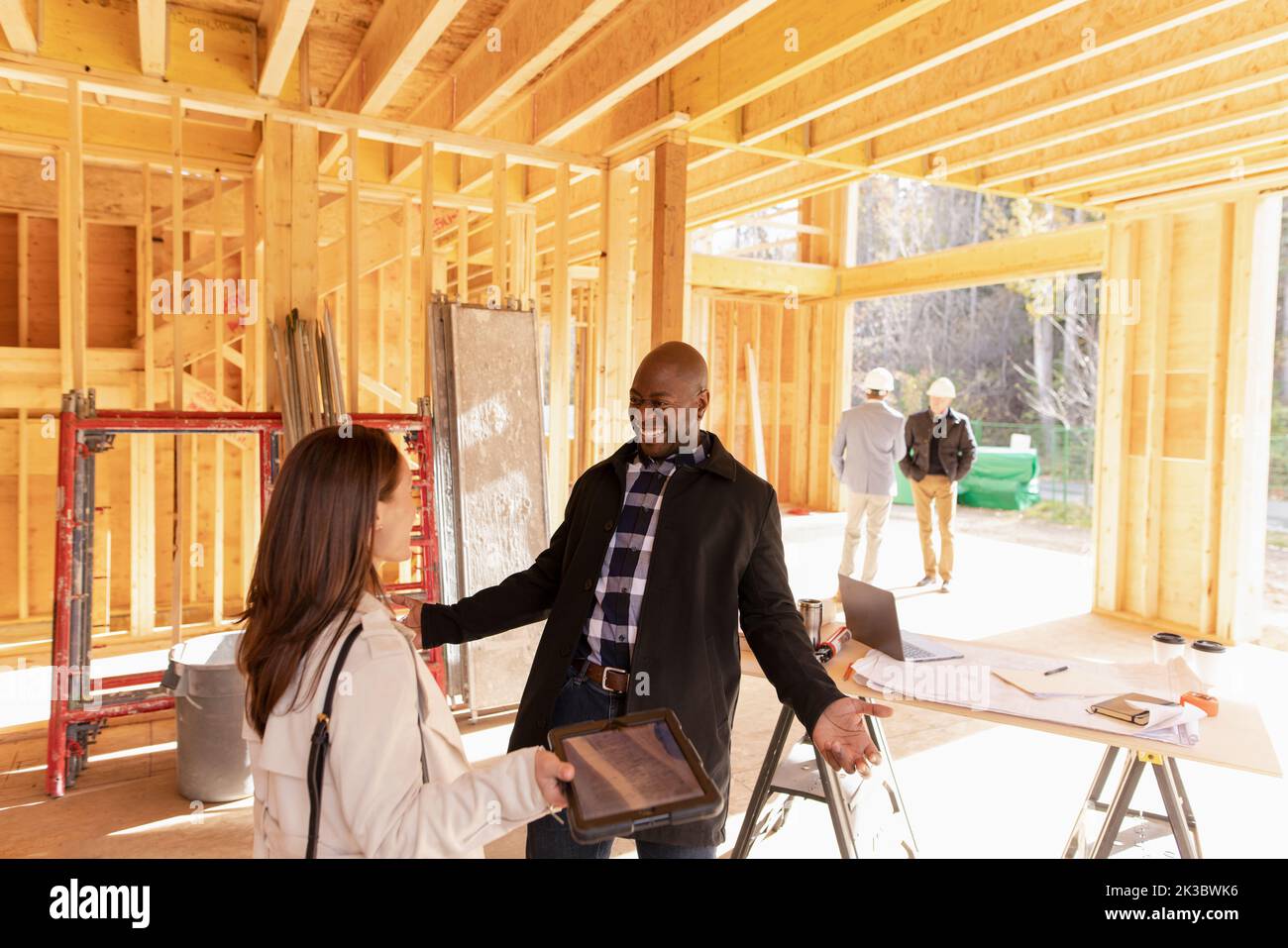 Happy customer couple house hi-res stock photography and images - Alamy