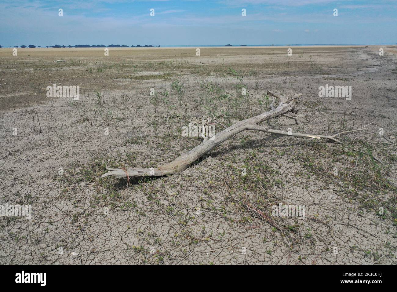 SUQIAN, CHINA - SEPTEMBER 26, 2022 - An aerial photo shows a large area ...