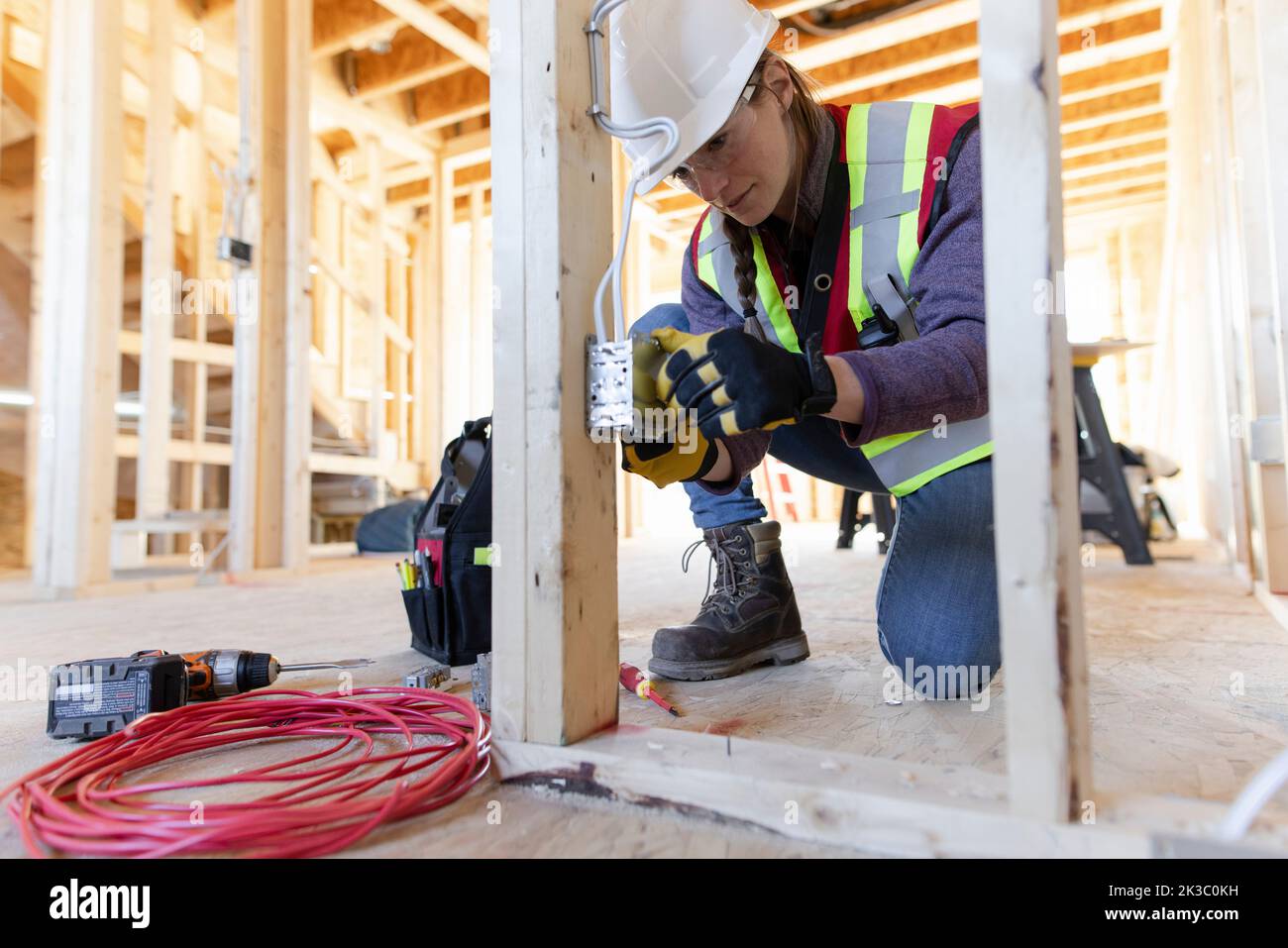 Installing electrical outlet hi-res stock photography and images - Alamy