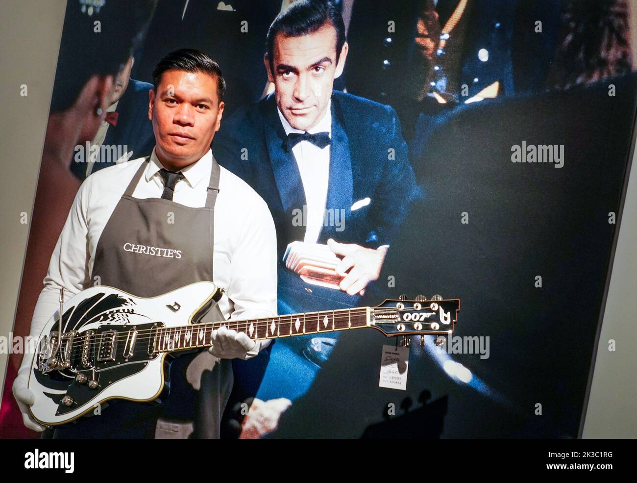 Duesenberg 007 electric guitar hi-res stock photography and images - Alamy