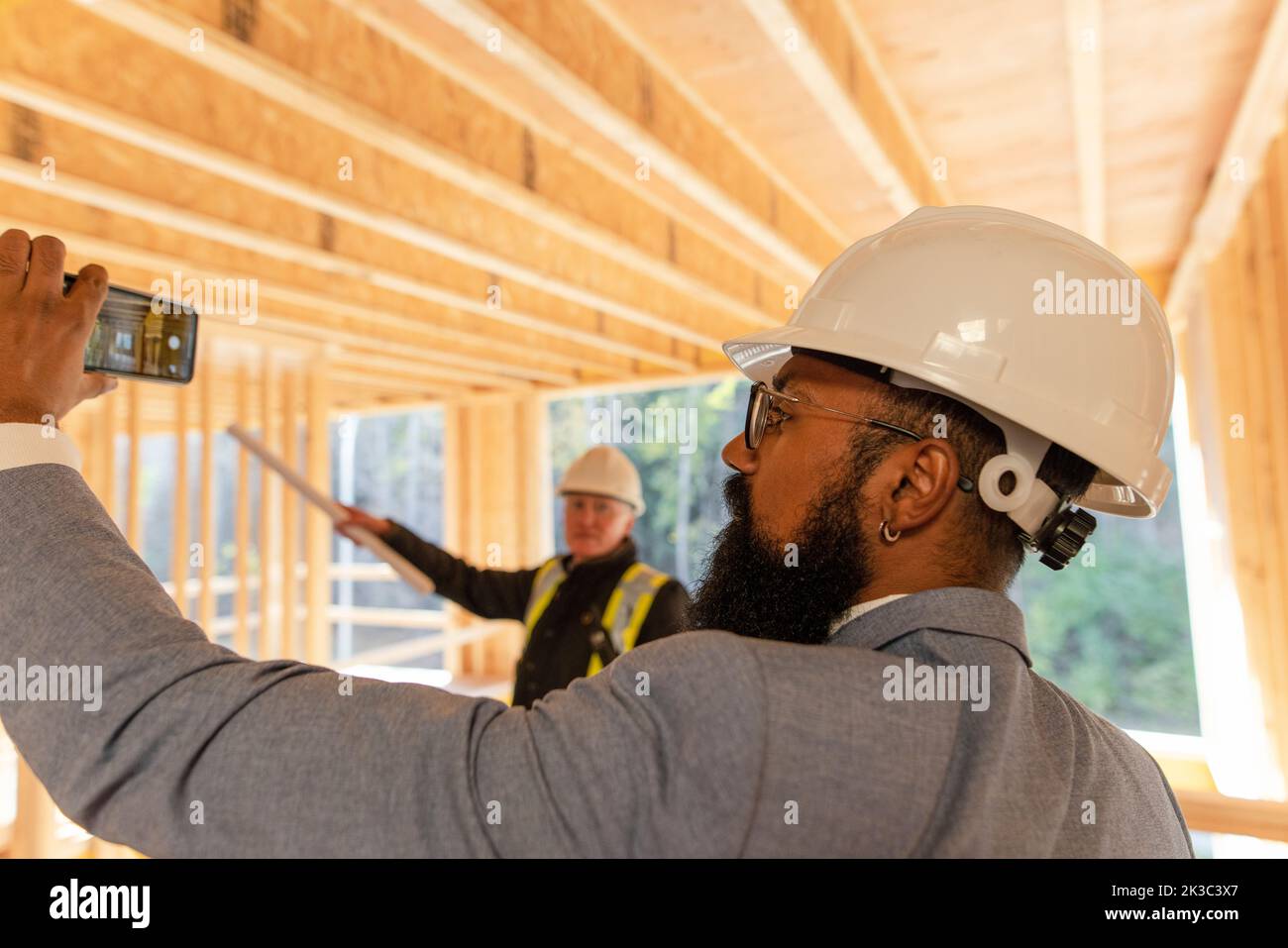 Construction inspector in hard hat hi-res stock photography and images ...