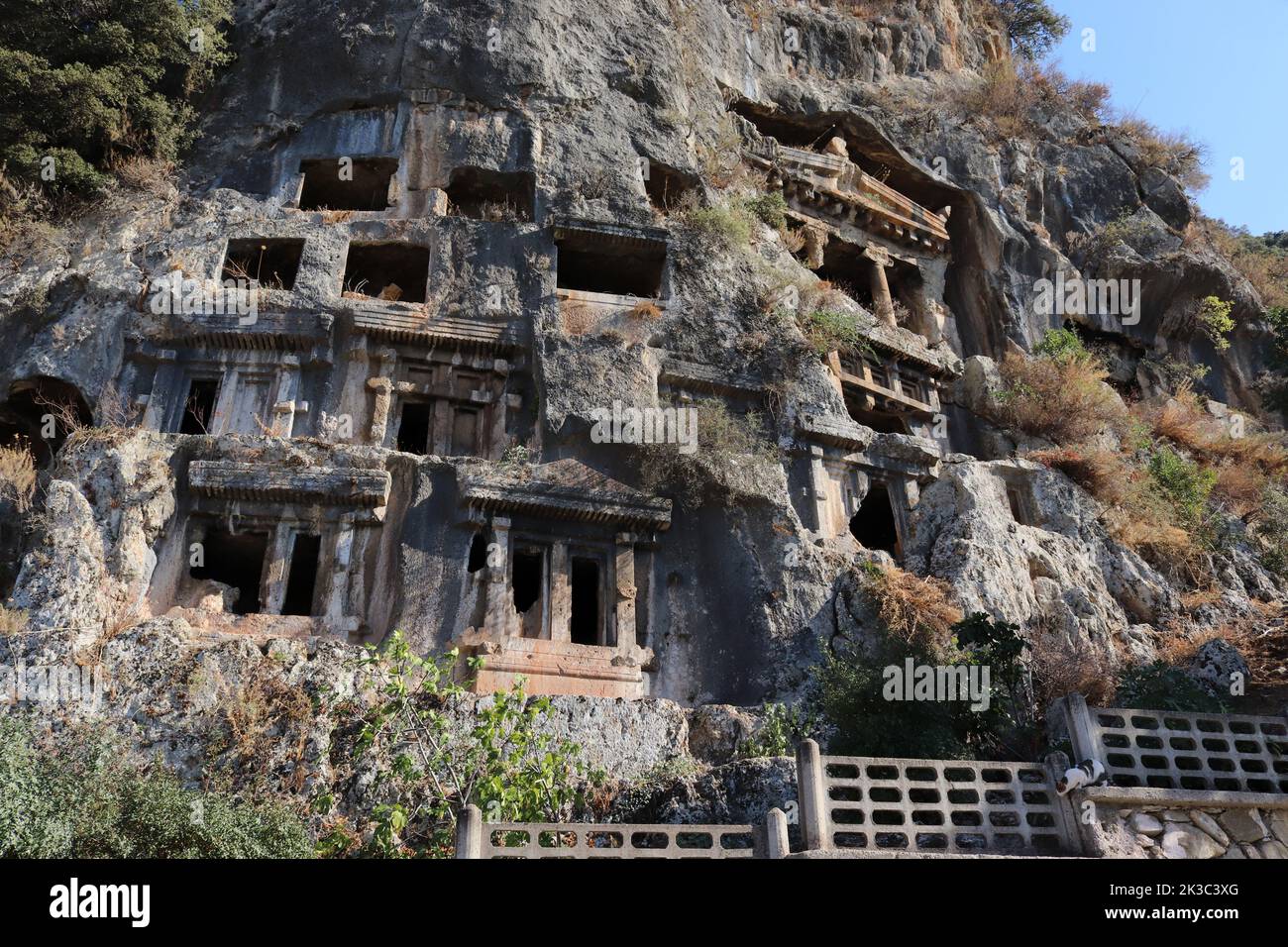 King rock tombs hi-res stock photography and images - Alamy