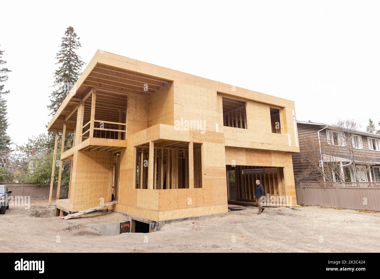 House exterior under construction hi-res stock photography and images ...