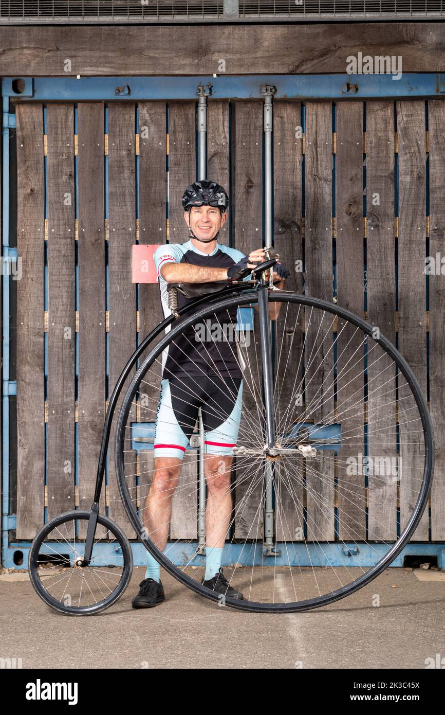 Graham earl at hillingdon cycle circuit hi-res stock photography and ...