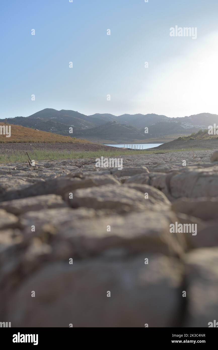 Cracked shore by drought of a lake without water Stock Photo - Alamy