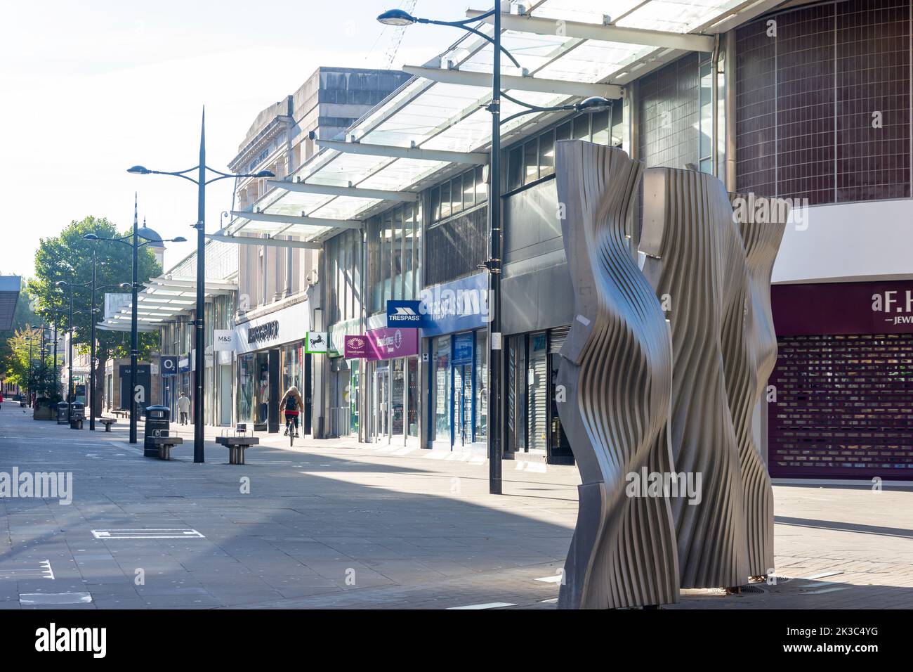 Swindon town centre shops wiltshire hi-res stock photography and images ...