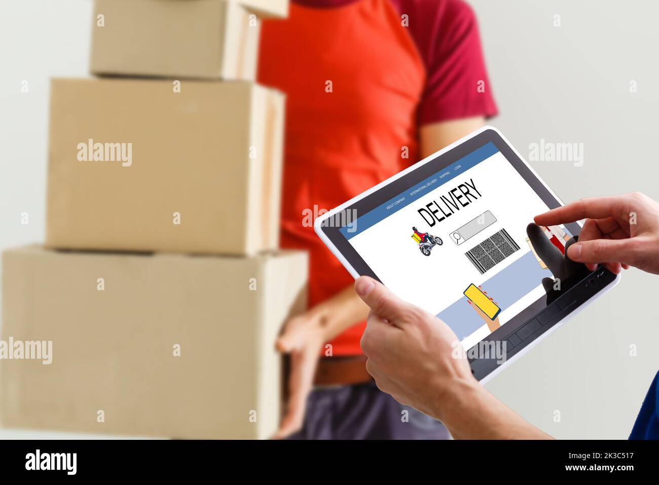 Hand electronic menu tablet hi-res stock photography and images - Alamy