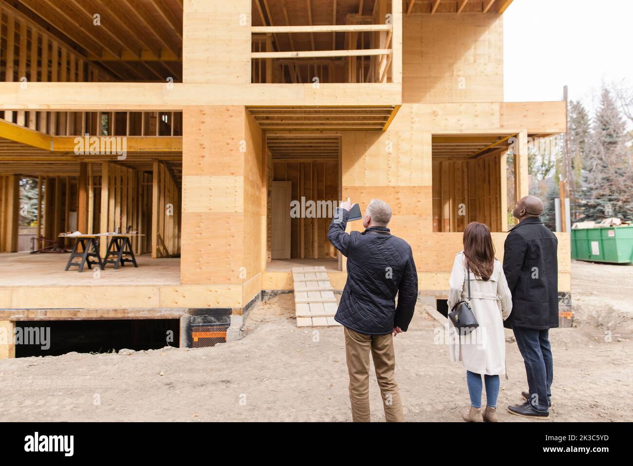 Construction couple outside hi-res stock photography and images - Alamy